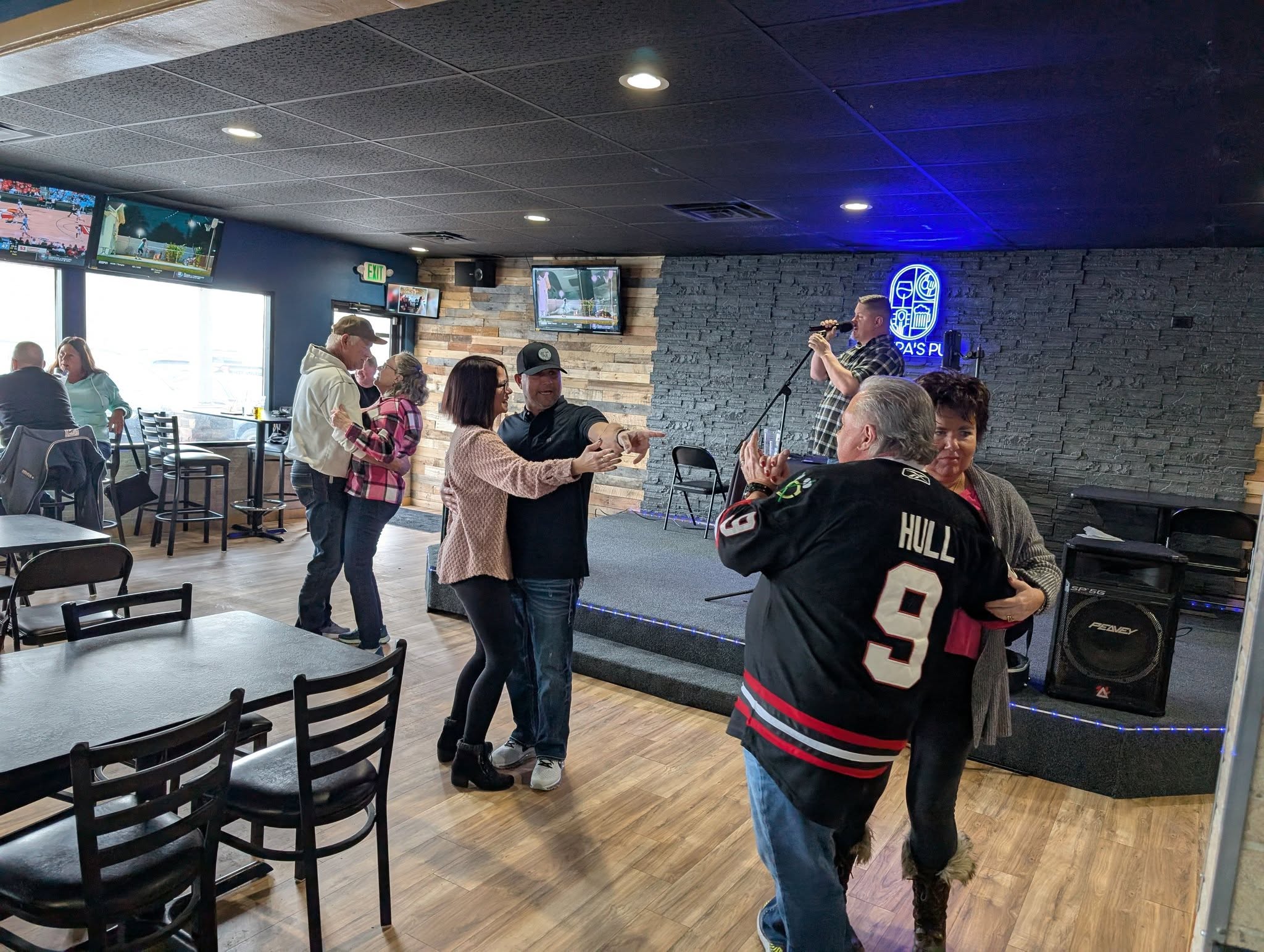 ColupasPub - Neighborhood Pub in Granger, Indiana